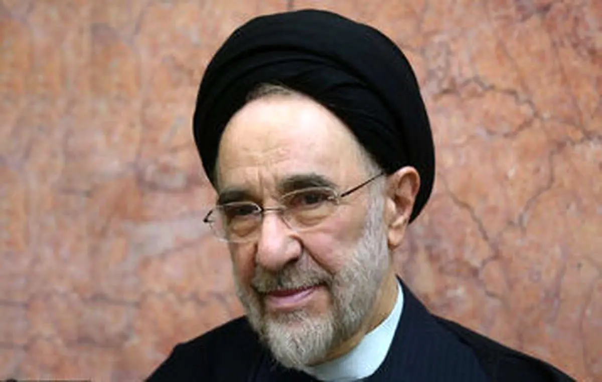 سیدمحمد خاتمی و سیدحسن خمینی در مراسم ترحیم همسر محسن مهرعلیزاده عکس